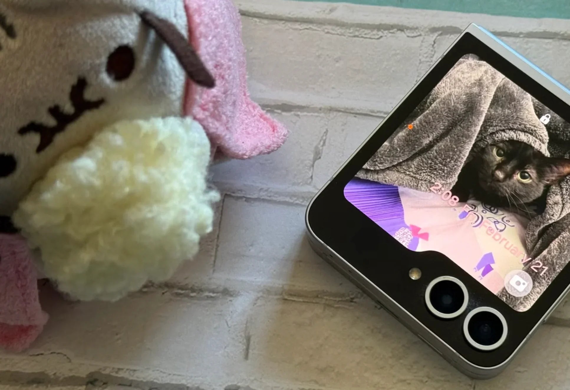 Best Cute Z Flip Cases That Still Protect Your Phone – The Z Flip Case